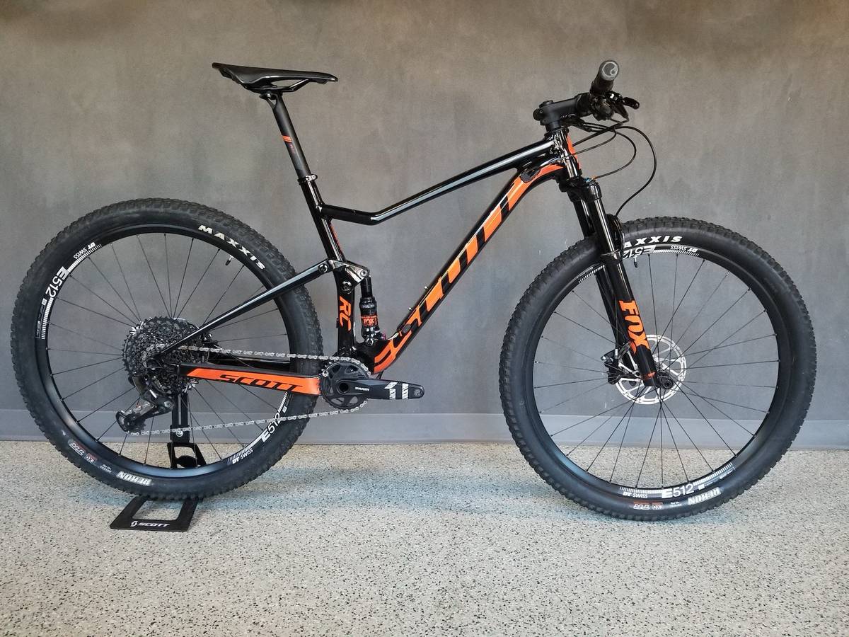 2018 Scott Spark RC Comp BicycleBlueBook